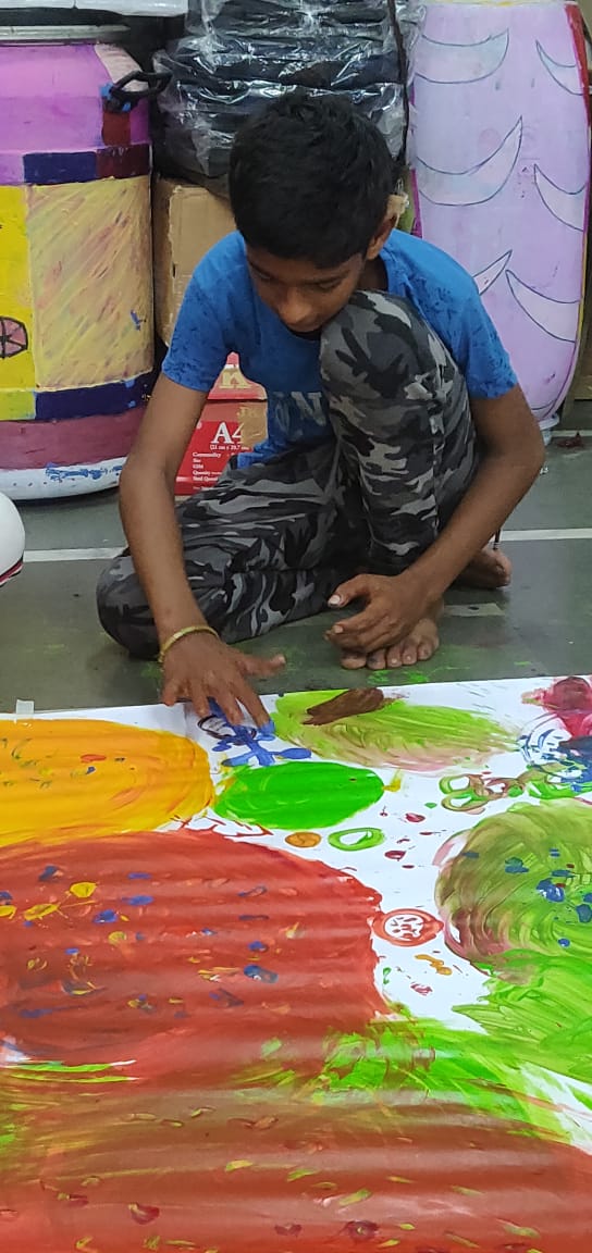 Kids Making Art in Dharavi – ACORN International